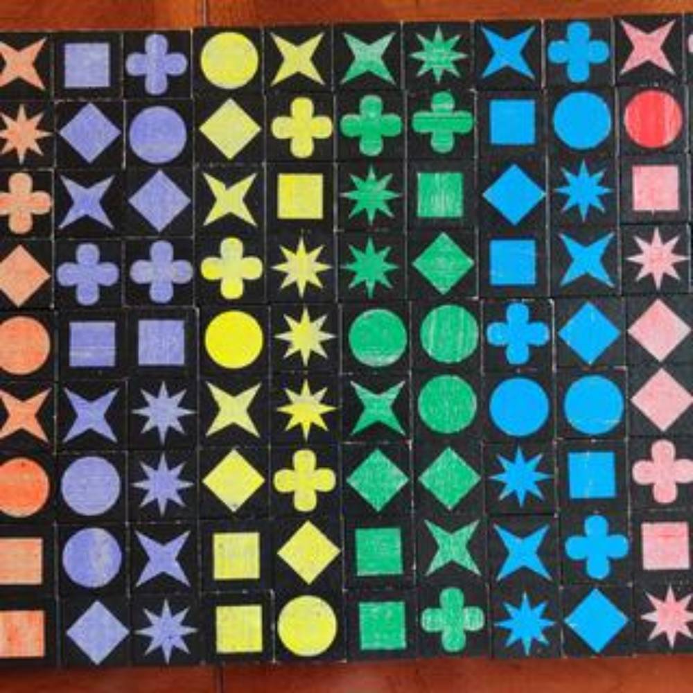 Qwirkle: shape and color sorts